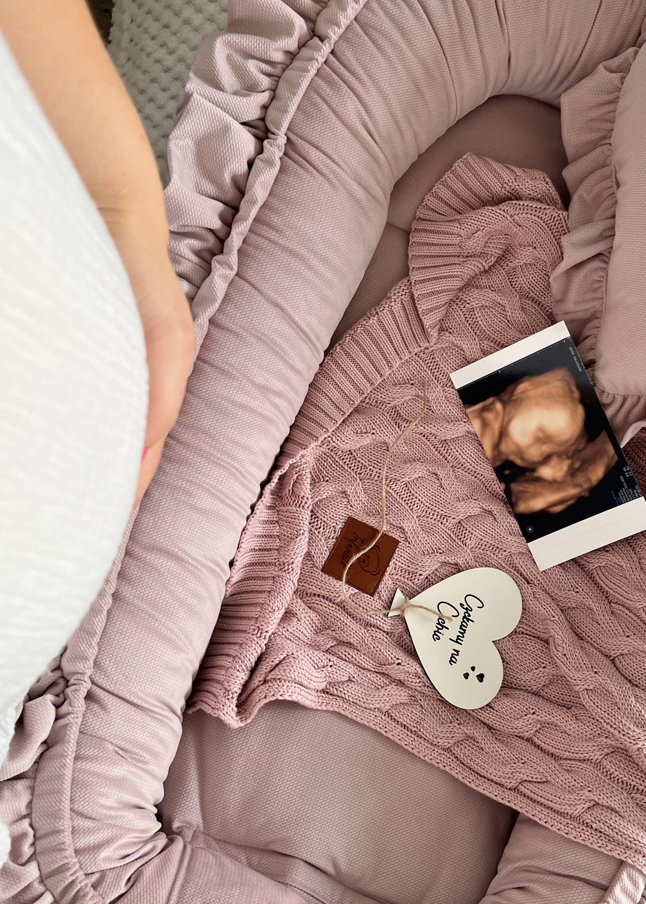 KOKON niemowlęcy VELVET z falbanką lukrowy | Dla dziecka \ Kokony | Tytuł sklepu zmienisz w ...